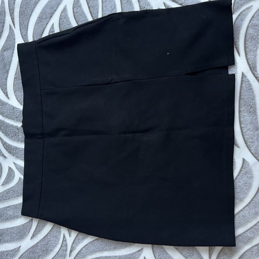 Юбка с вырезом