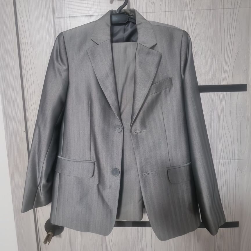 Брючный костюм на мальчика