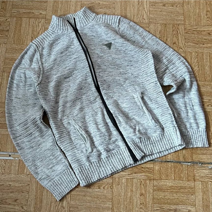 Кофта на замке Guess