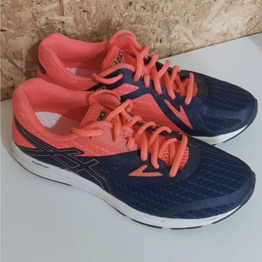 Кроссовки asics. Оригинал