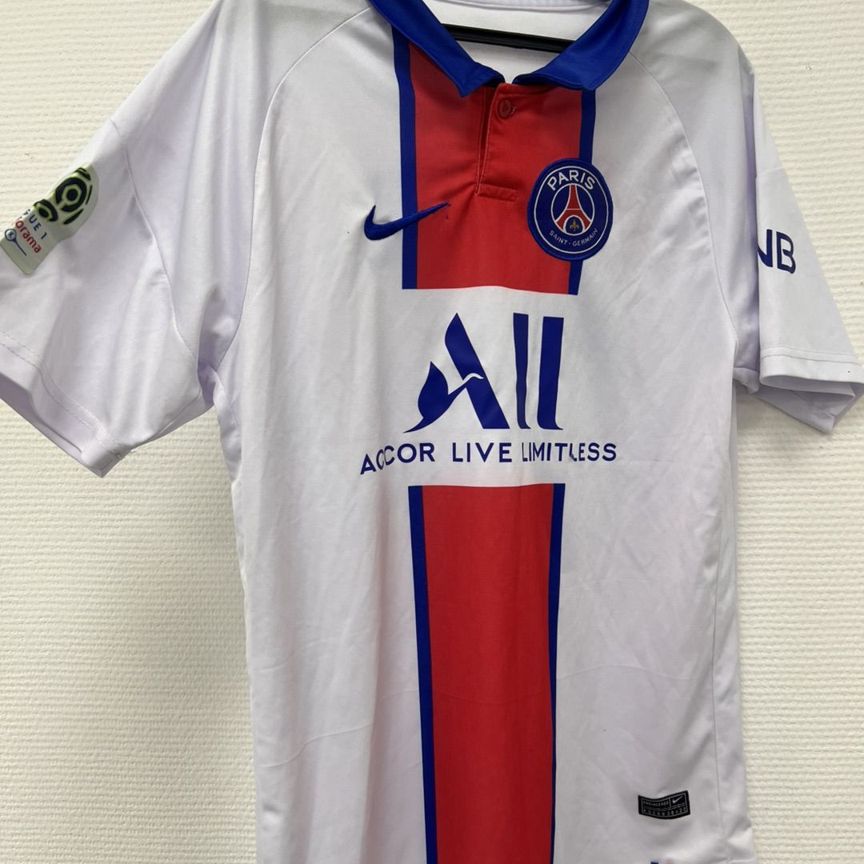 Футболка спортивная