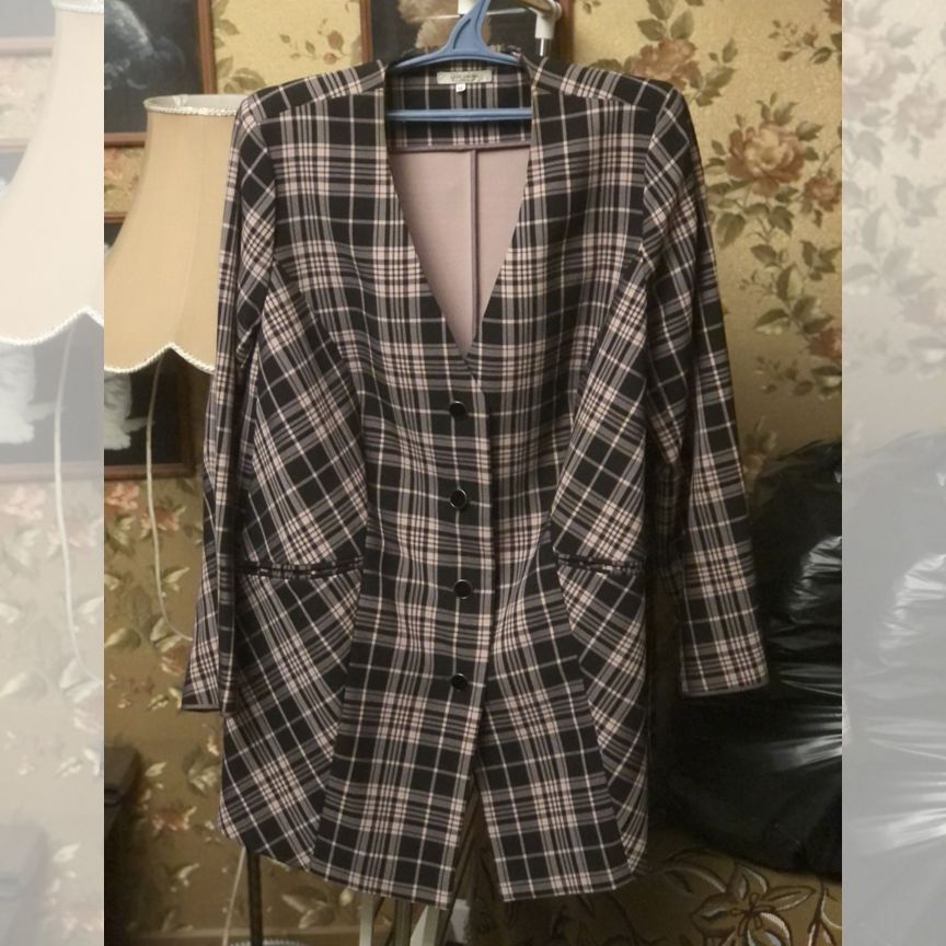 Женский пиджак в клетку