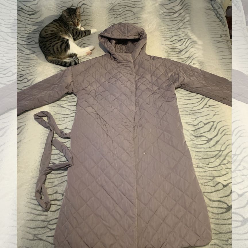 Пальто демисезонное 48 размер